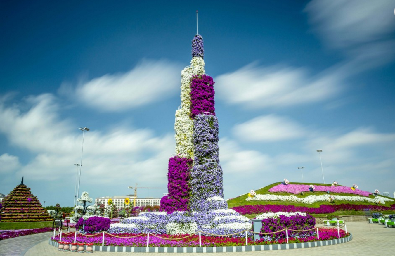 Take a tour through the Dubai Miracle Garden: there are over 100 ...