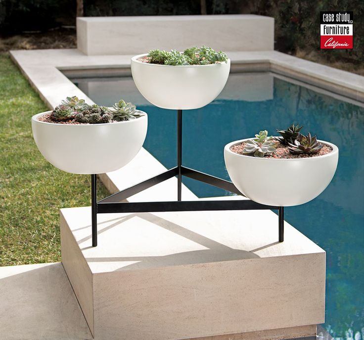 15 contemporary planters that will instantly make your garden look stylish