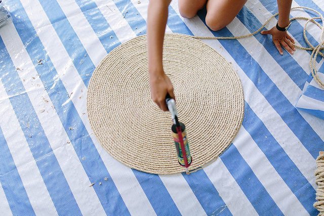 Use Rope To Make A Rope Rug For Your Home