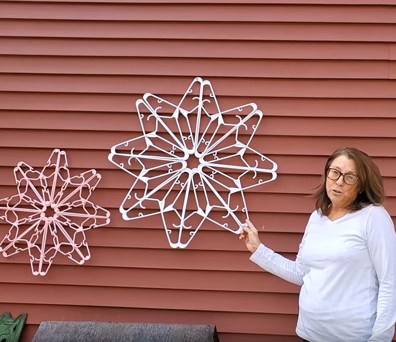 Woman Takes 16 Hangers And Makes Beautiful Snowflake Decoration