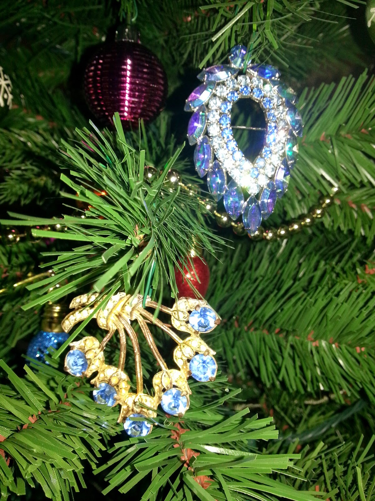 Turn Everyday Items Into Adorable Christmas Decor