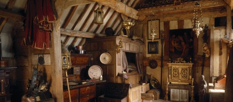 Medieval “box beds” are making a comeback for their benefits
