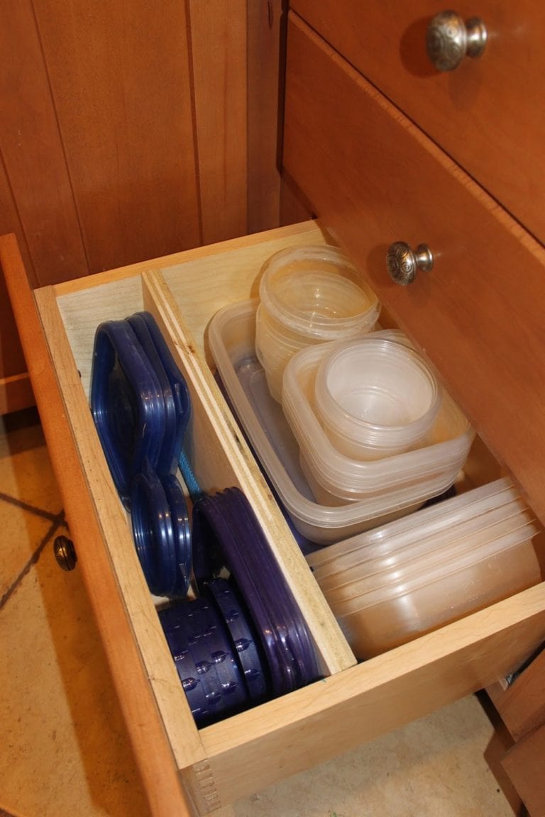Mom shares 20 ways to organize Tupperware so that you don’t lose your mind