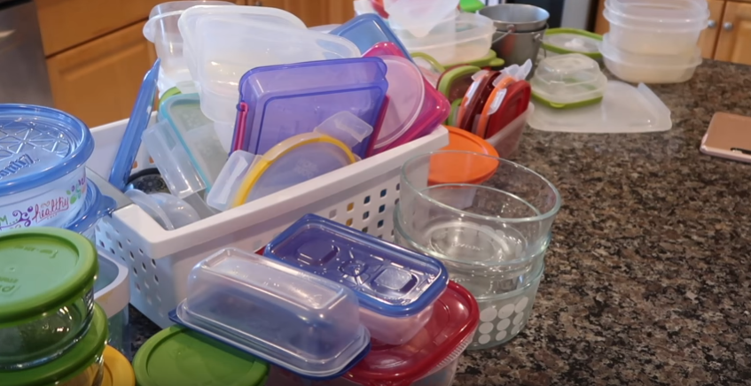 Mom shares 20 ways to organize Tupperware so that you don’t lose your mind