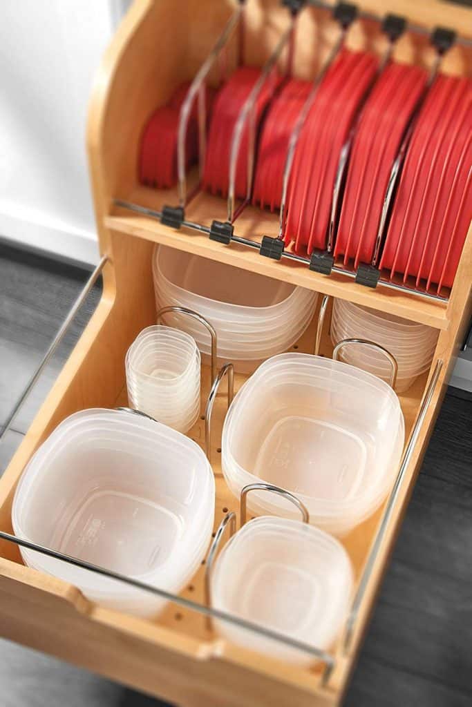 Mom shares 20 ways to organize Tupperware so that you don’t lose your mind