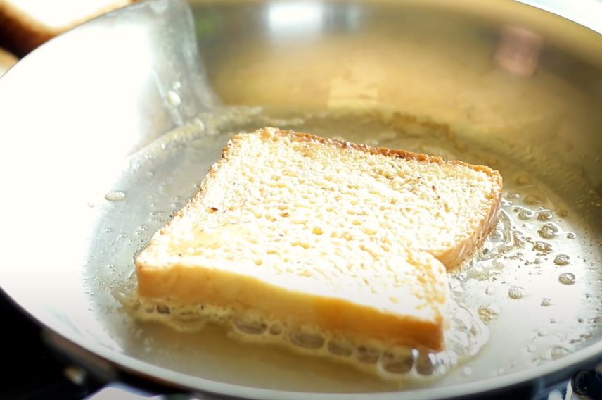 Tutorial shows simplest way to make perfect french toast at home