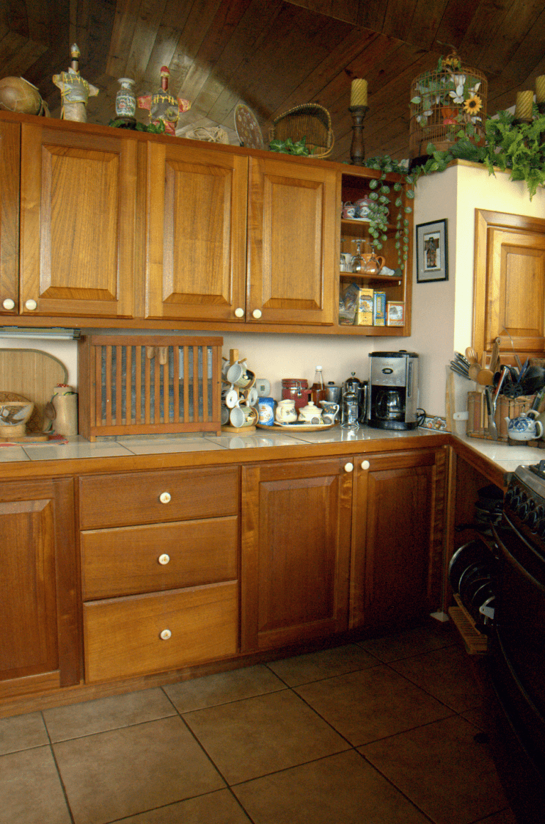 40 tacky kitchen decor mistakes everyone should avoid