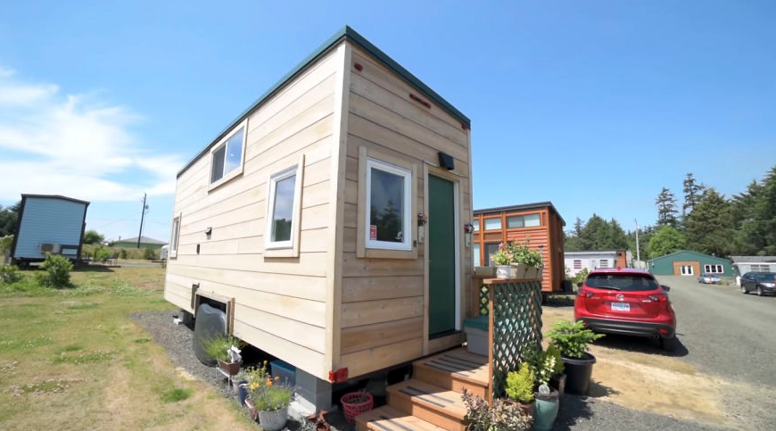 77-yr-old sells over half her stuff to move into an incredible ...