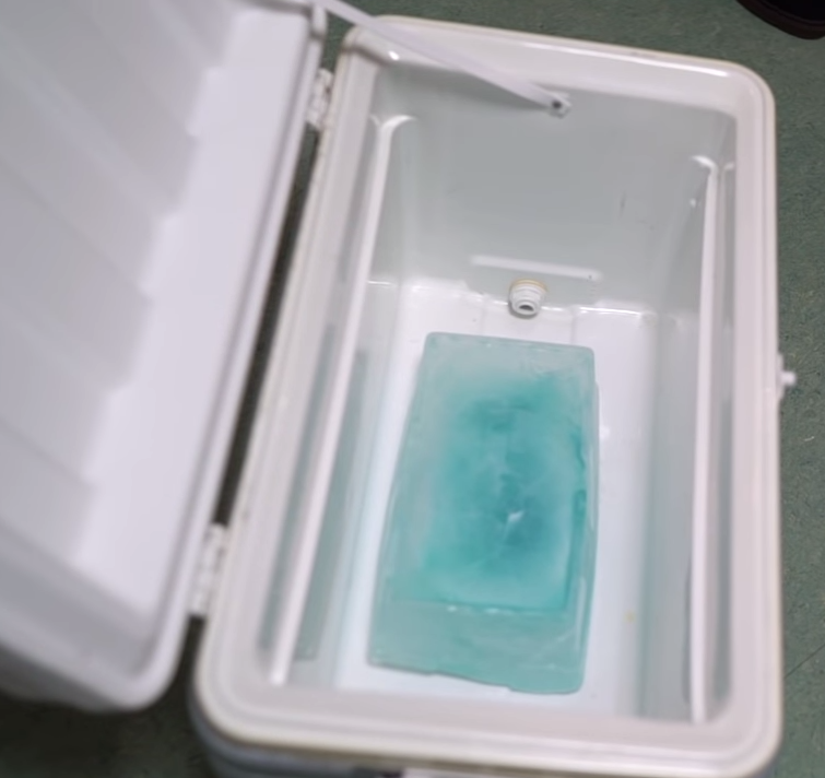 10 Simple Hot Weather Hacks To Help Stay Cool