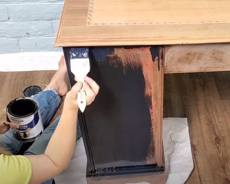 Woman Spends $5 To Turn Beat Up Desk Into Beautiful Piece