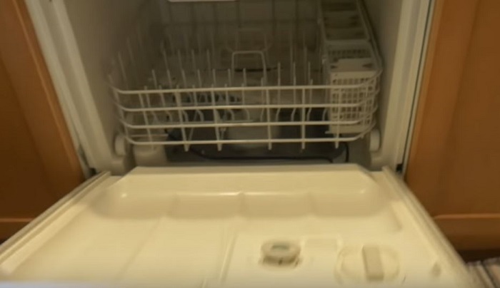 35 Tips to wash dishes fast