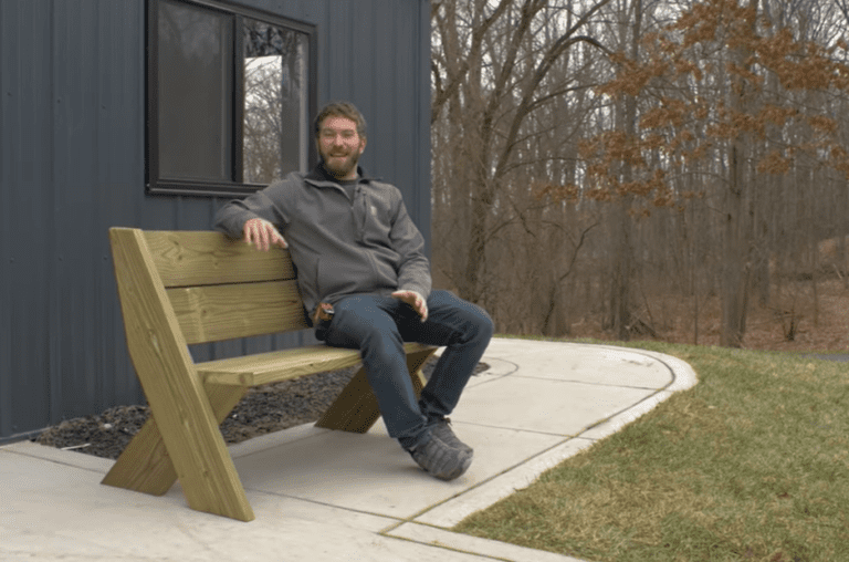 Man demonstrates the easiest way to build a bench and you only need 3 ...