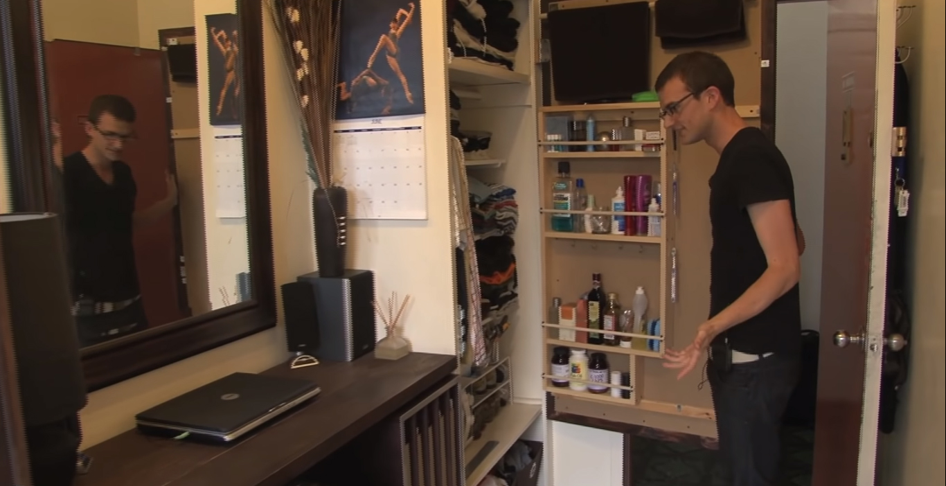 Man lives in a 78-square-foot apartment in NYC, shows how he makes it work
