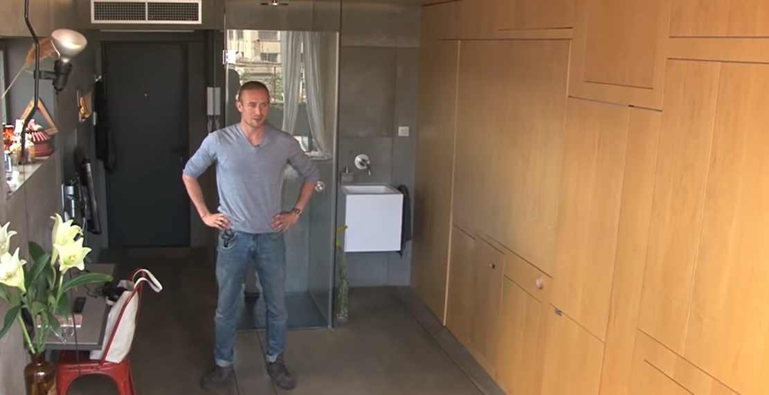 Man remodels 250 square foot room into a gorgeous apartment that ‘folds ...