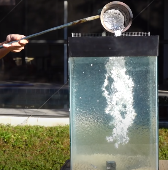 Man’s Experiment Pours Molten Aluminum In Fish Tank