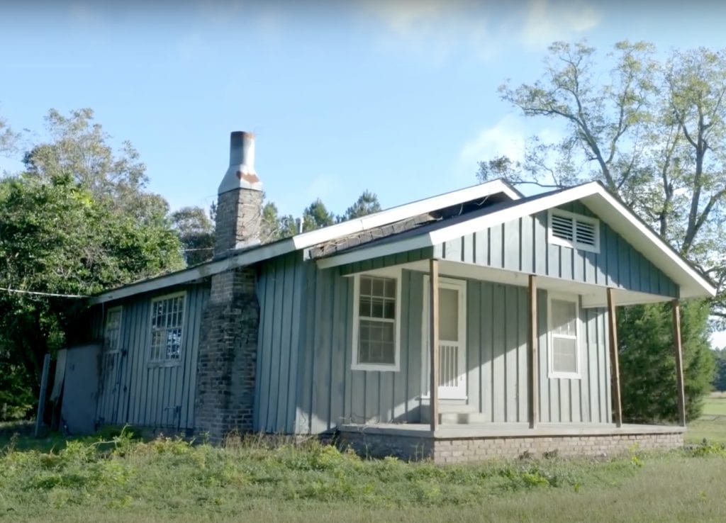 Woman buys $12,000 neglected house. Pro designer gets her hands on it ...