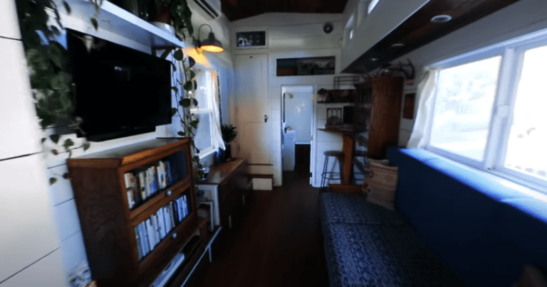 Single mom inspired to build herself and teen daughter an incredible ...