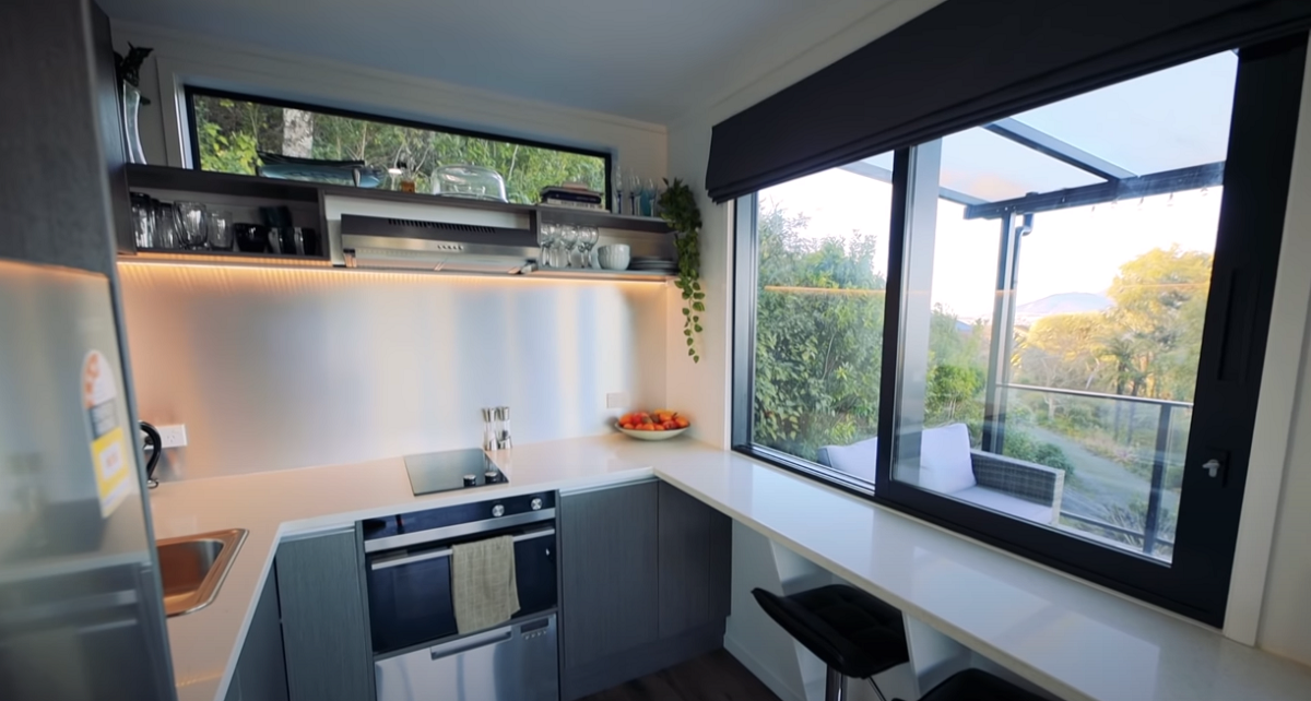 Woman combines 3 shipping containers to build an incredible home with ...