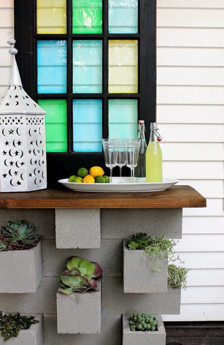 Mom picks up cinder blocks from the store, creates 30+ genius furniture ...