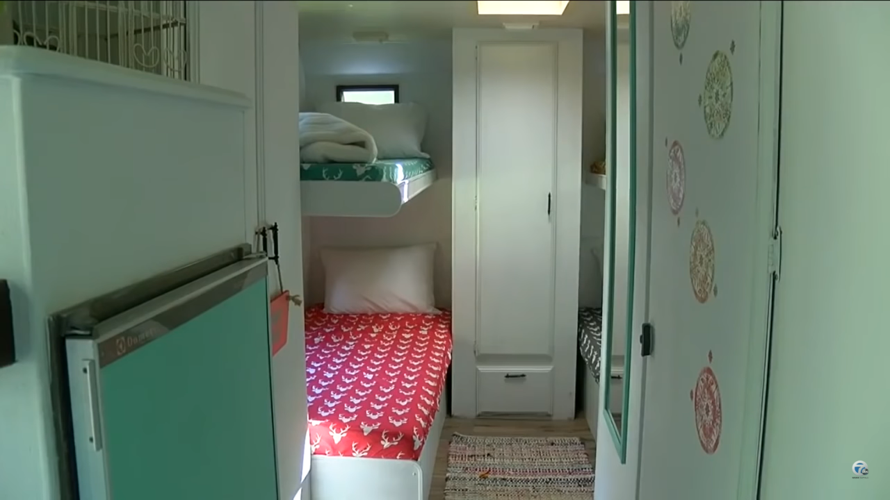 11-year-old buys a dated camper for $400 then turns it into the cutest ...