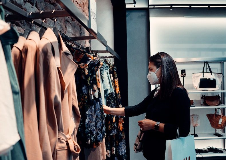 Police share post urging women to practice these safety tips while ...