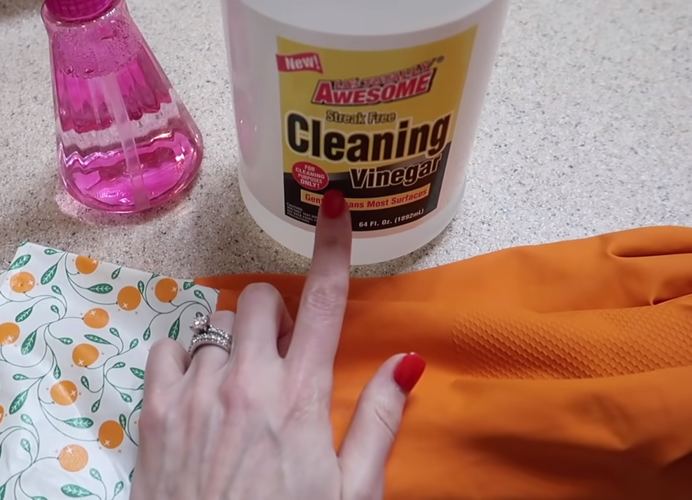 The One Household Cleaner That Will Super Clean A Stained Toilet
