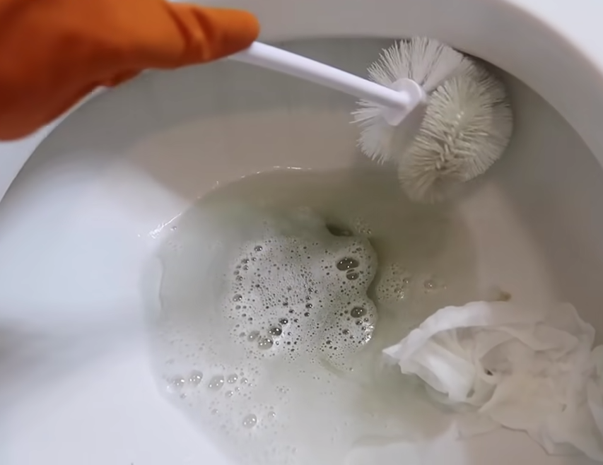 The One Household Cleaner That Will Super Clean A Stained Toilet