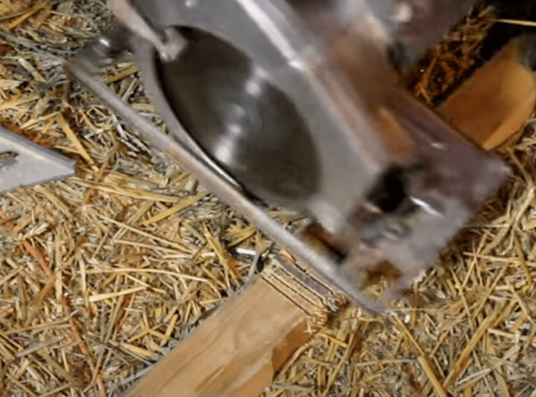 Dad asked to build for daughter’s play, transforms crate pallet into ...