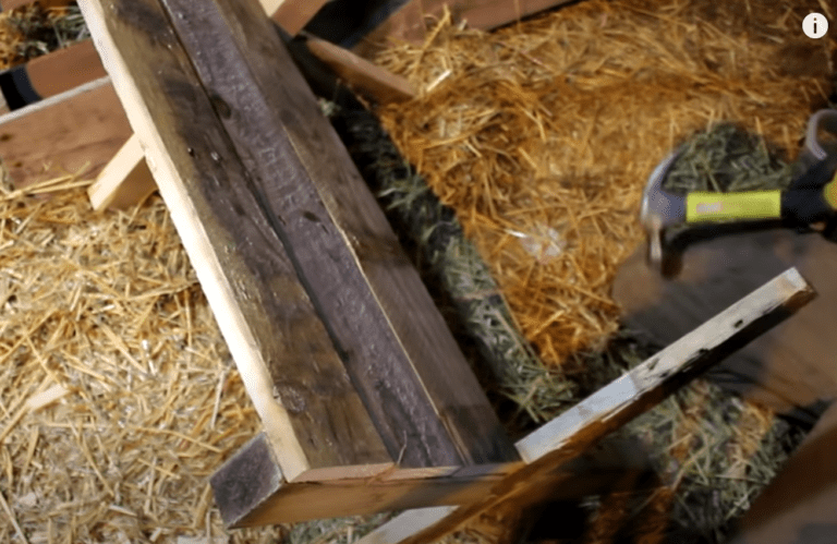 Dad asked to build for daughter’s play, transforms crate pallet into ...