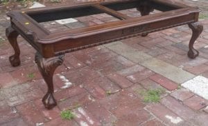 Woman upcycles abandoned table into beautiful piece for the home