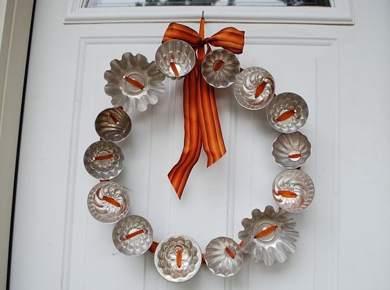 30 smart ways to reuse and upcycle old baking pans