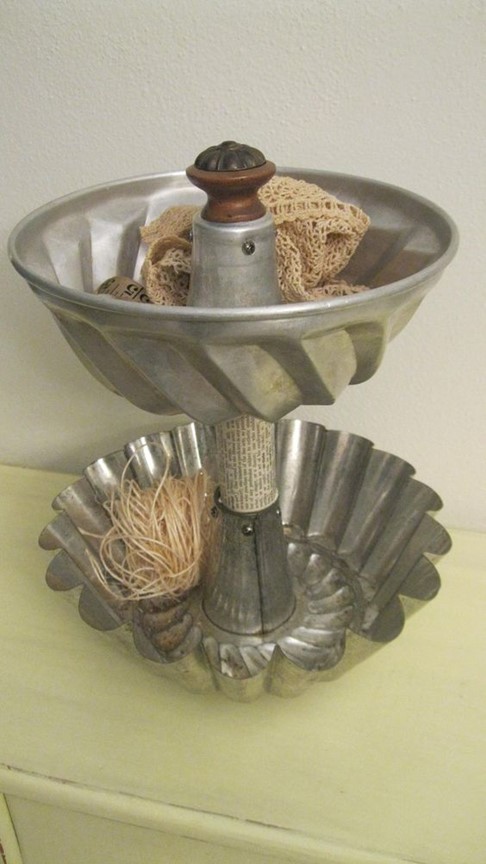 30 smart ways to reuse and upcycle old baking pans