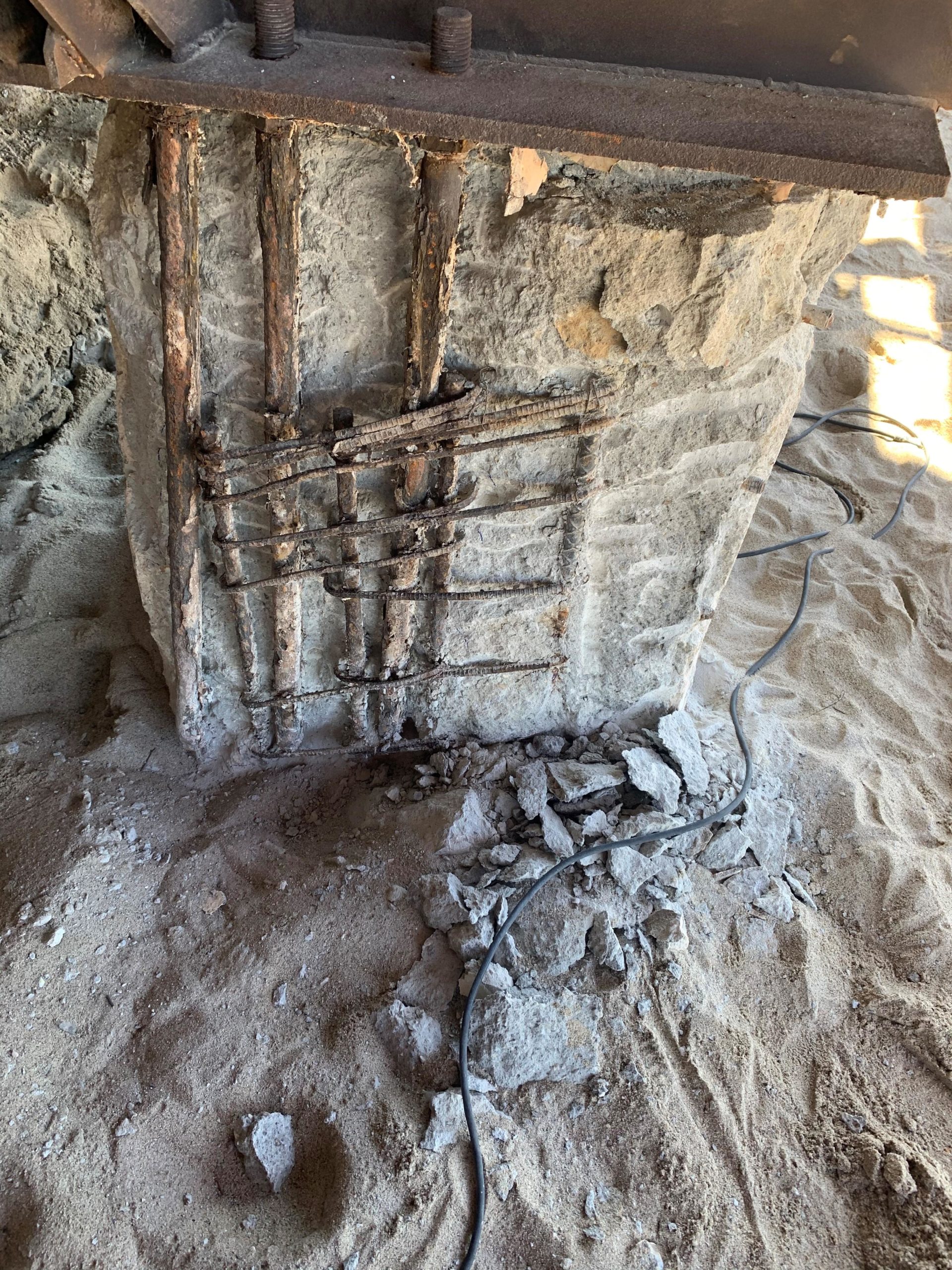 35 Pictures Of Buildings On The Verge Of Collapse