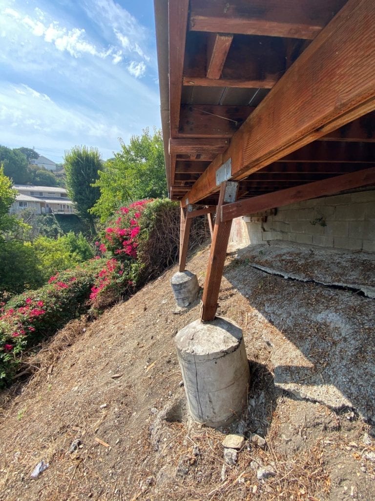 35 Pictures Of Buildings On The Verge Of Collapse