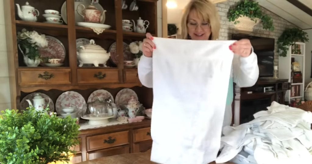 Woman’s simple laundry tip gets whites the brightest we’ve ever seen