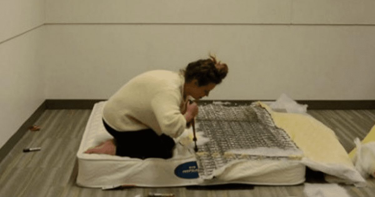 50 ways to create gorgeous home decor with an old mattress