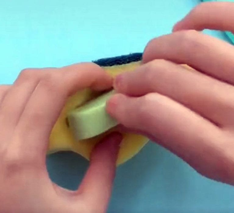 Mom slices up a sponge and shares brilliant cleaning tricks that go viral