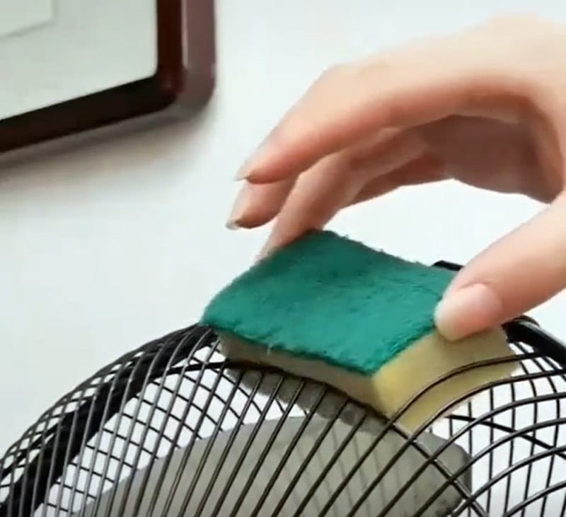 Mom slices up a sponge and shares brilliant cleaning tricks that go viral