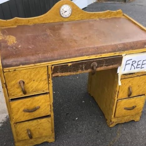 Man transforms ugly antique vanity he got for free into beautiful ...