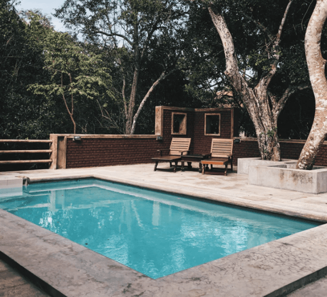 Man constructs 300,000 gallon swimming pool for family and it looks ...