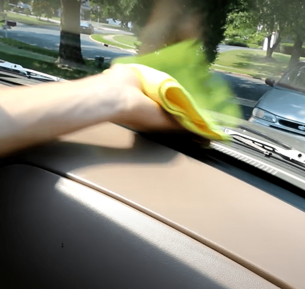 Man shows how to ‘super clean’ the inside of windshields so they’re ...