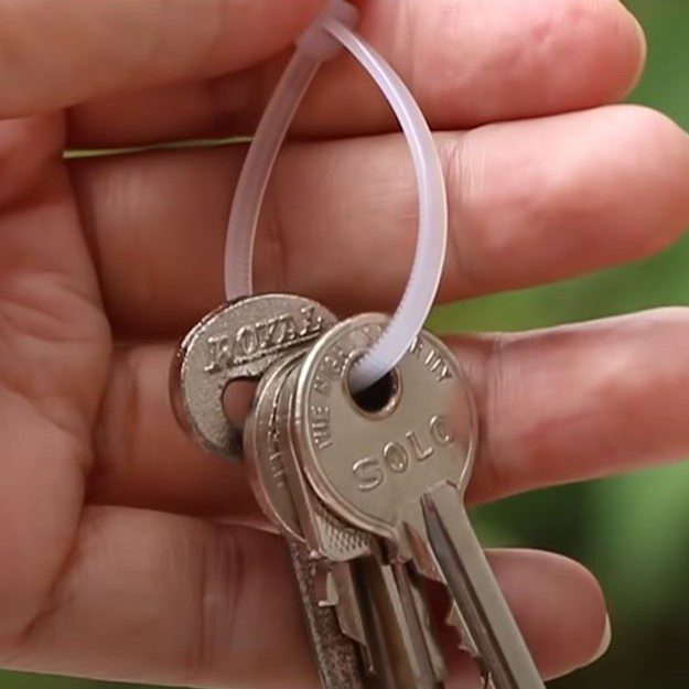 Your life will be simpler with these 10 ways to use your zip-ties