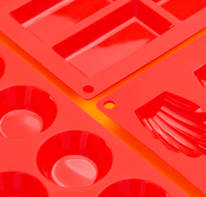 Crafter shares incredibly simple way of making silicone molds to get ...