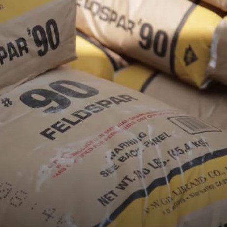 Man shows how to make “liquid sand” hot tub by pumping air into it