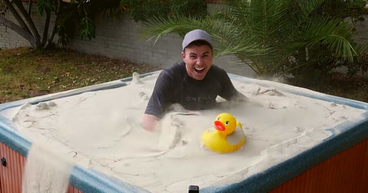 Man shows how to make “liquid sand” hot tub by pumping air into it