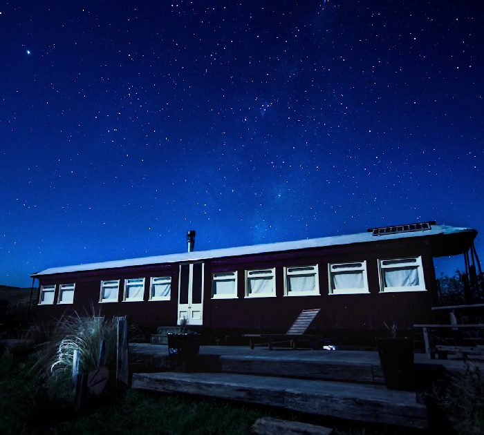 Woman restores old railway carriage into breathtaking off-the-grid home ...