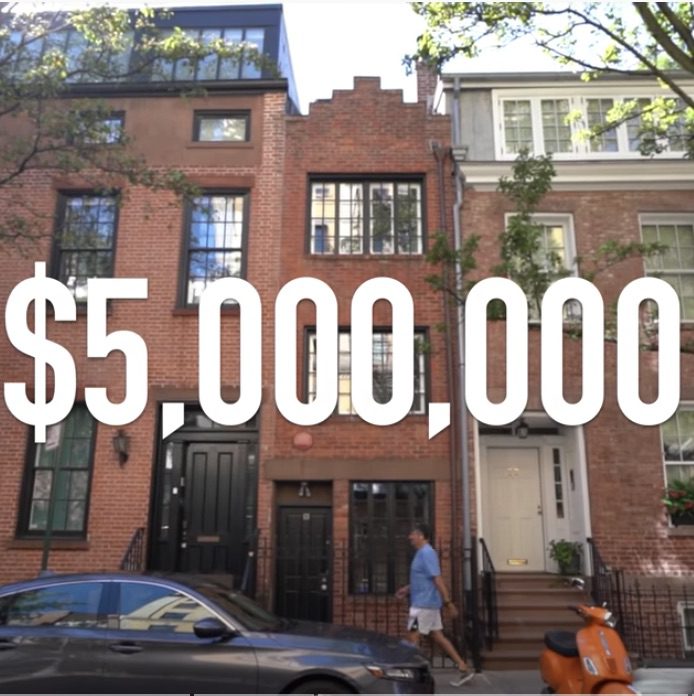 Man gives tour of NYC’s most narrow apartment