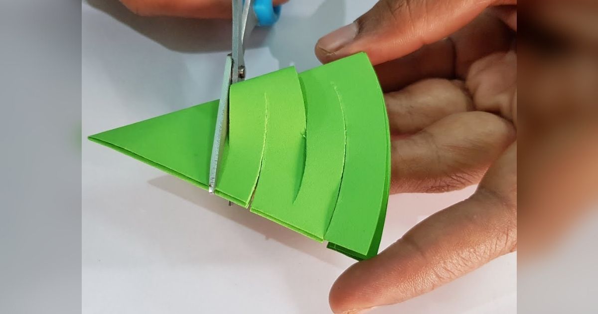 5 Fun and easy holiday decorations made with paper that the kids will love