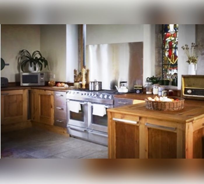 Couple buys old church built in the 1790s and transforms it into a ...