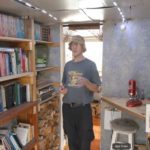 Man builds a fully self-sustained island home from junk that’s been ...